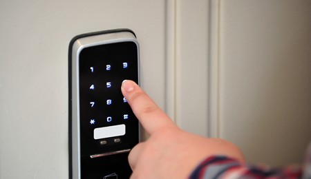 Installing smart locks - Locksmith Central